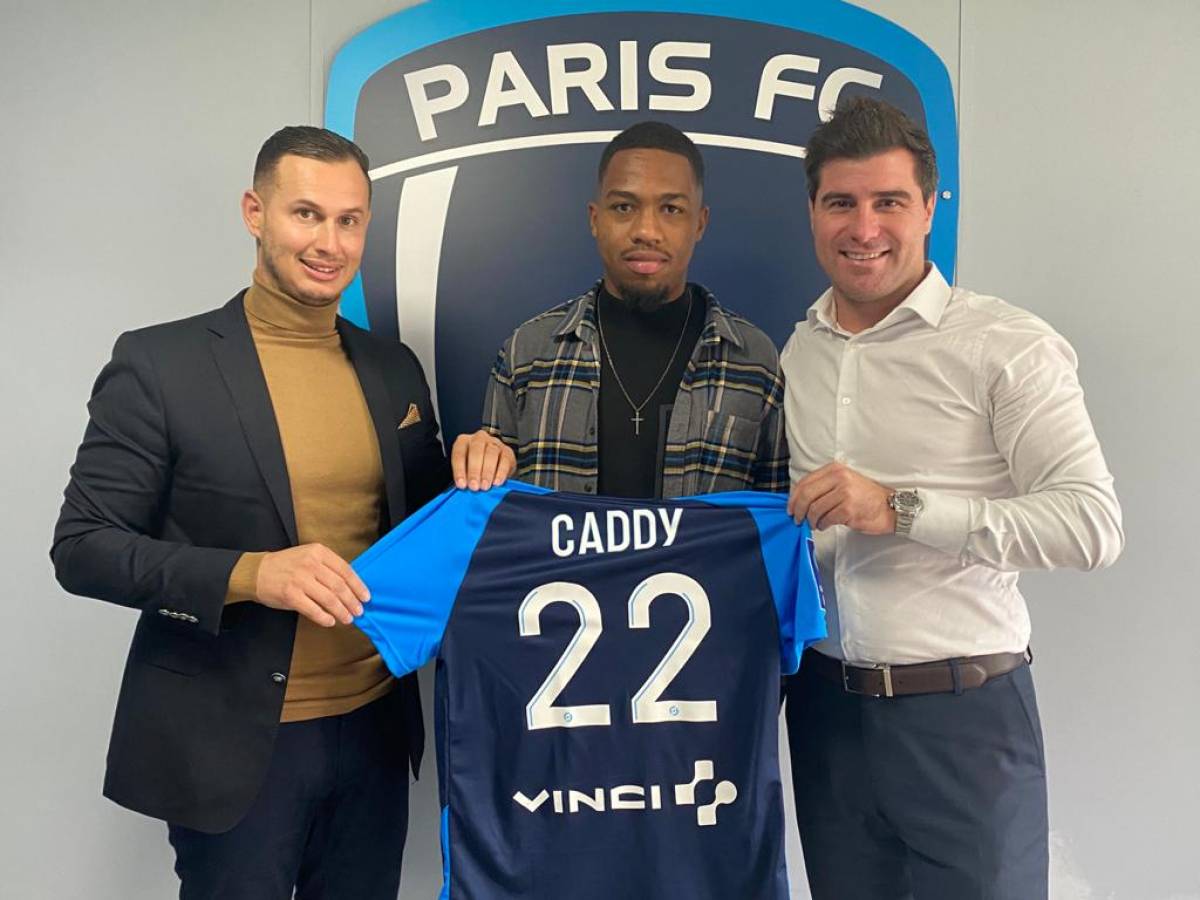 Warren Caddy signe au Paris FC