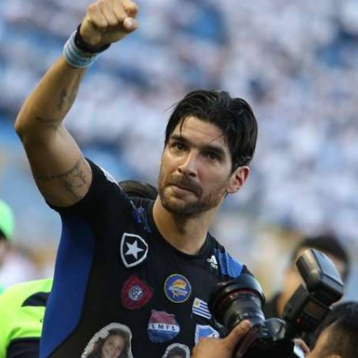 Loco' Abreu - El Loco Abreu Y Su Record Guinness Que Sobrepasa Todos ...