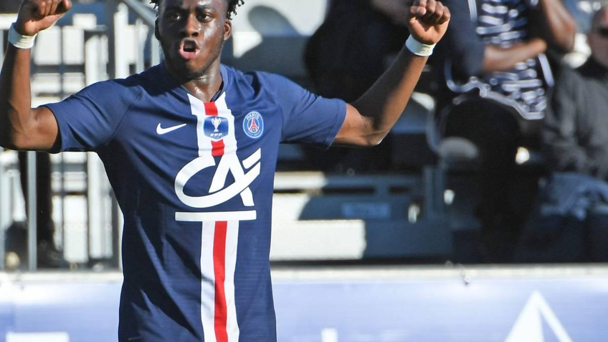 PSG : Arnaud Kalimuendo réagit à son premier but en pro