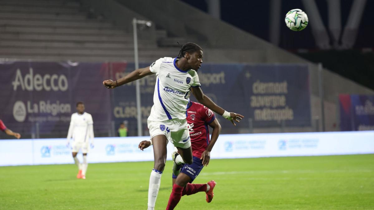 Troyes : trois clubs de L1 sur Junior Diaz