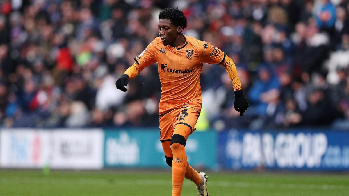 Aston Villa rapatrie Jaden Philogene contre 15 M€