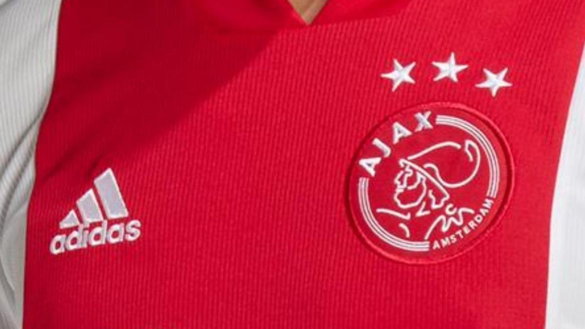 L’Ajax Amsterdam lance son nouveau maillot domicile L’Ajax Amsterdam lance son nouveau maillot domicile