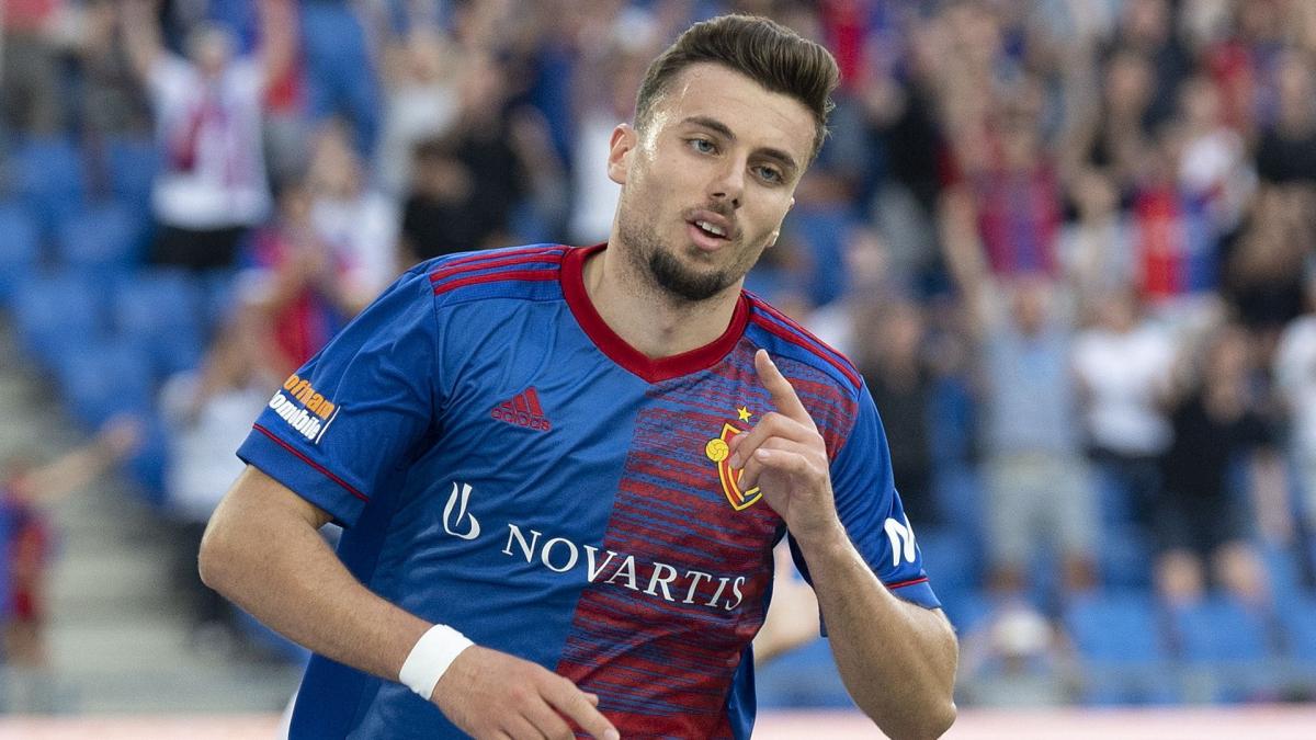 Super League suisse : le FC Bâle s'impose contre Lugano avant d ...