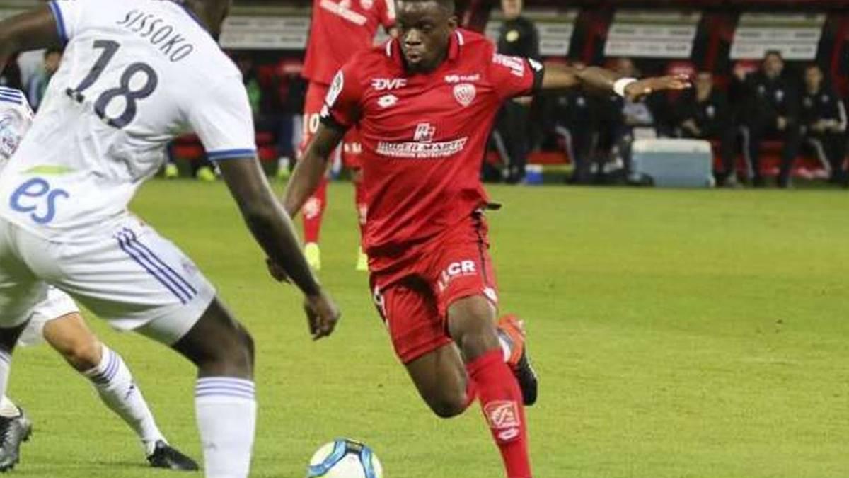 Stephy Mavididi en route pour Montpellier