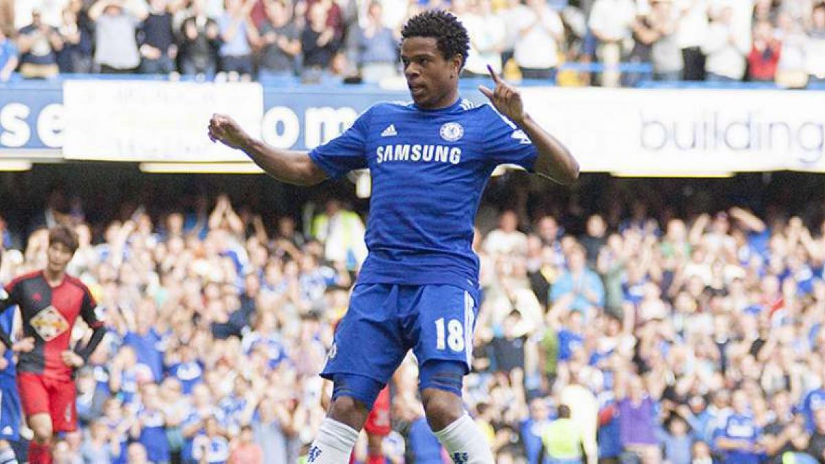 Loïc Remy bloqué par Chelsea
