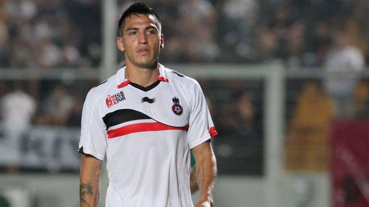 OL : Aulas annonce la signature de Fabian Monzon et le départ de Jérémy ...