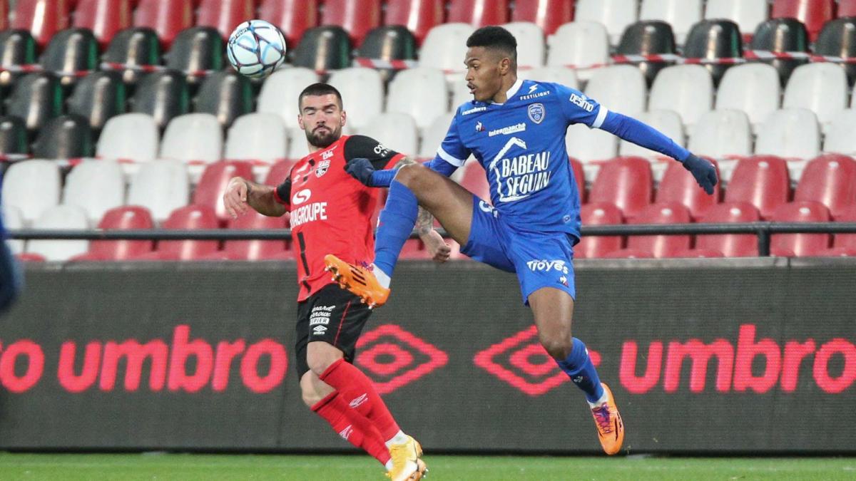 Rayan Raveloson quitte l’ESTAC pour le LA Galaxy