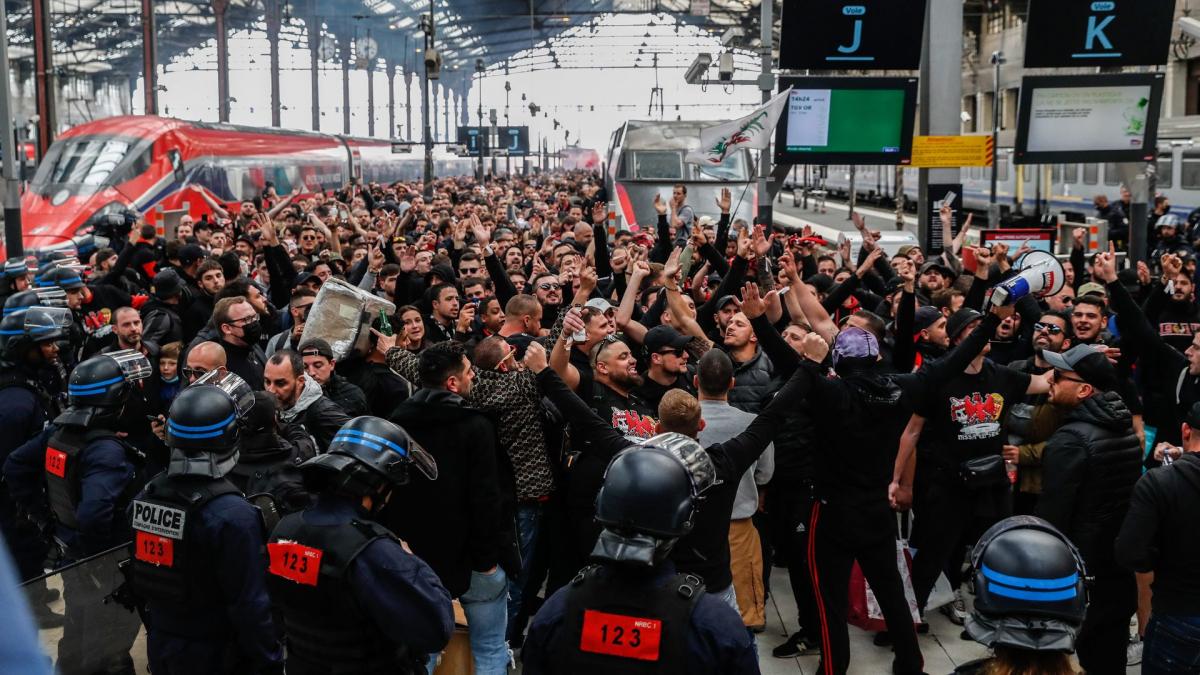CdF : 39 interpellations à Paris après des affrontements avec la police
