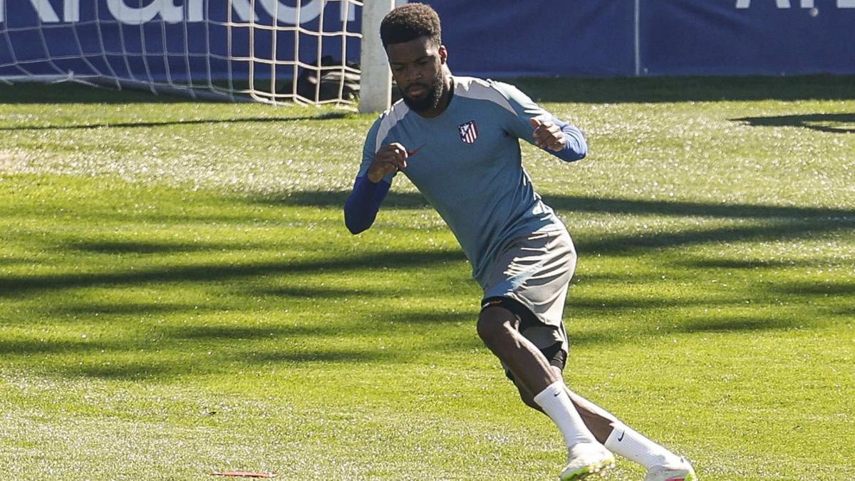 Emary chanel pics were edited claims size C and there is a