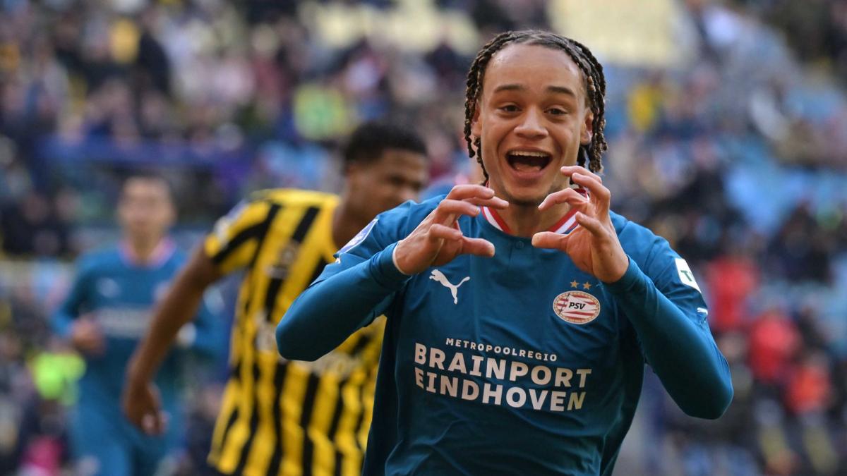 Le PSV et Peter Bosz font le forcing pour conserver Xavi Simons